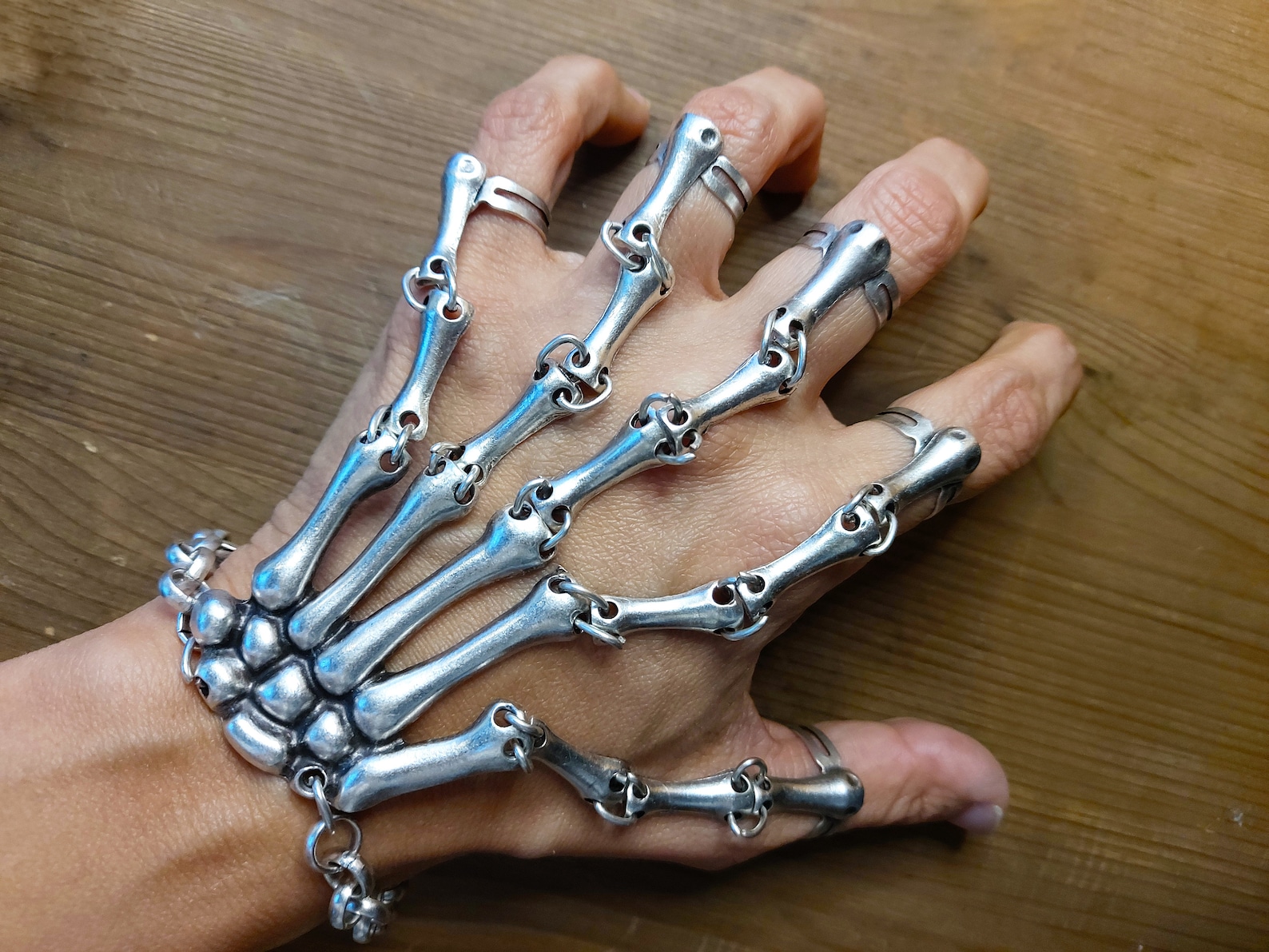 37 Gothic Skeleton All Bone Hand Ring Bracelet - Etsy UK