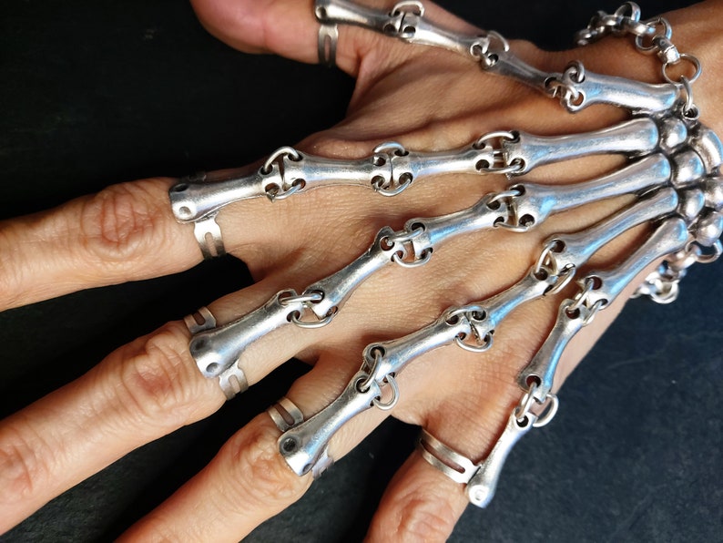 37 Gothic Skeleton All Bone Hand Ring Bracelet - Etsy UK