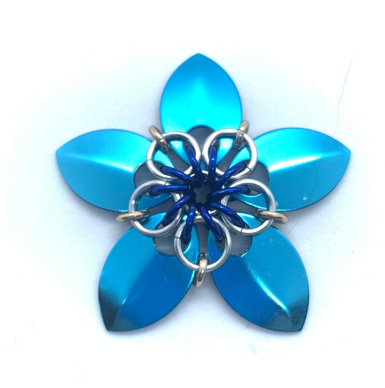 Multiple Sizes Scale Flower Chainmaille TUTORIAL - Etsy