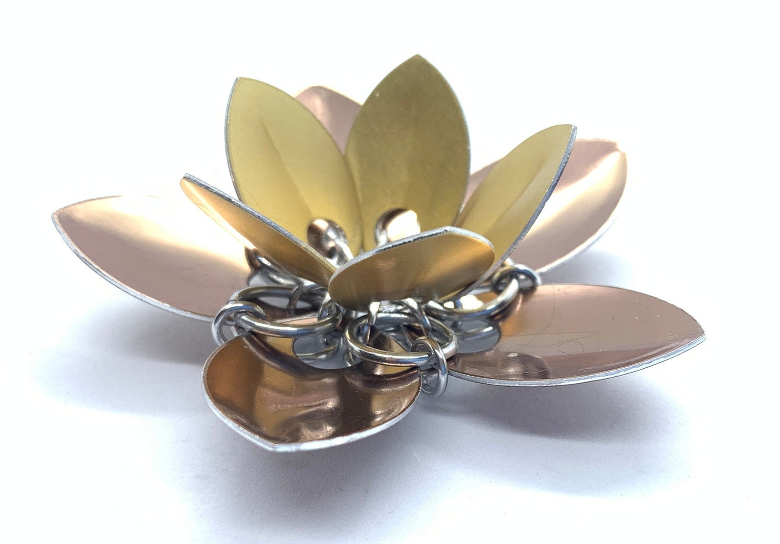 Multiple Sizes Scale Flower Chainmaille TUTORIAL - Etsy