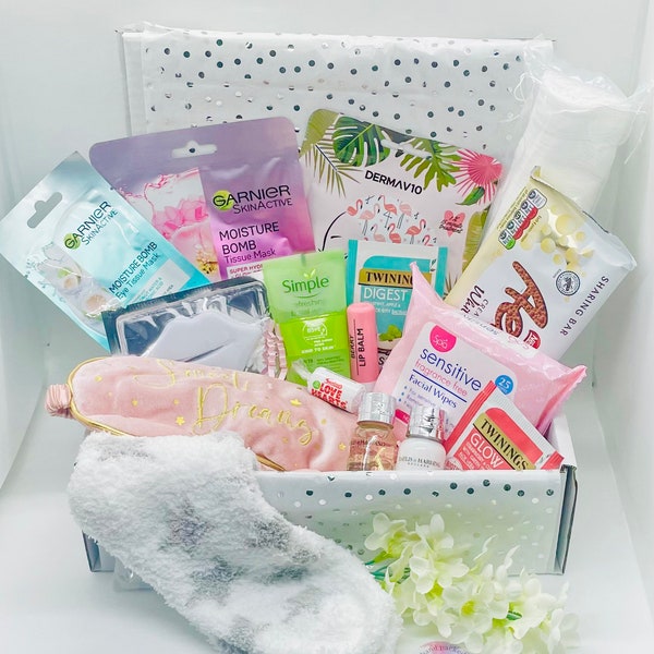 Pamper Gifts for Women - 60+ Gift Ideas for 2025