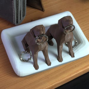 Two Dog Ring Holder With Dog Bed Dish - Unique Ring Holder for Ring ...