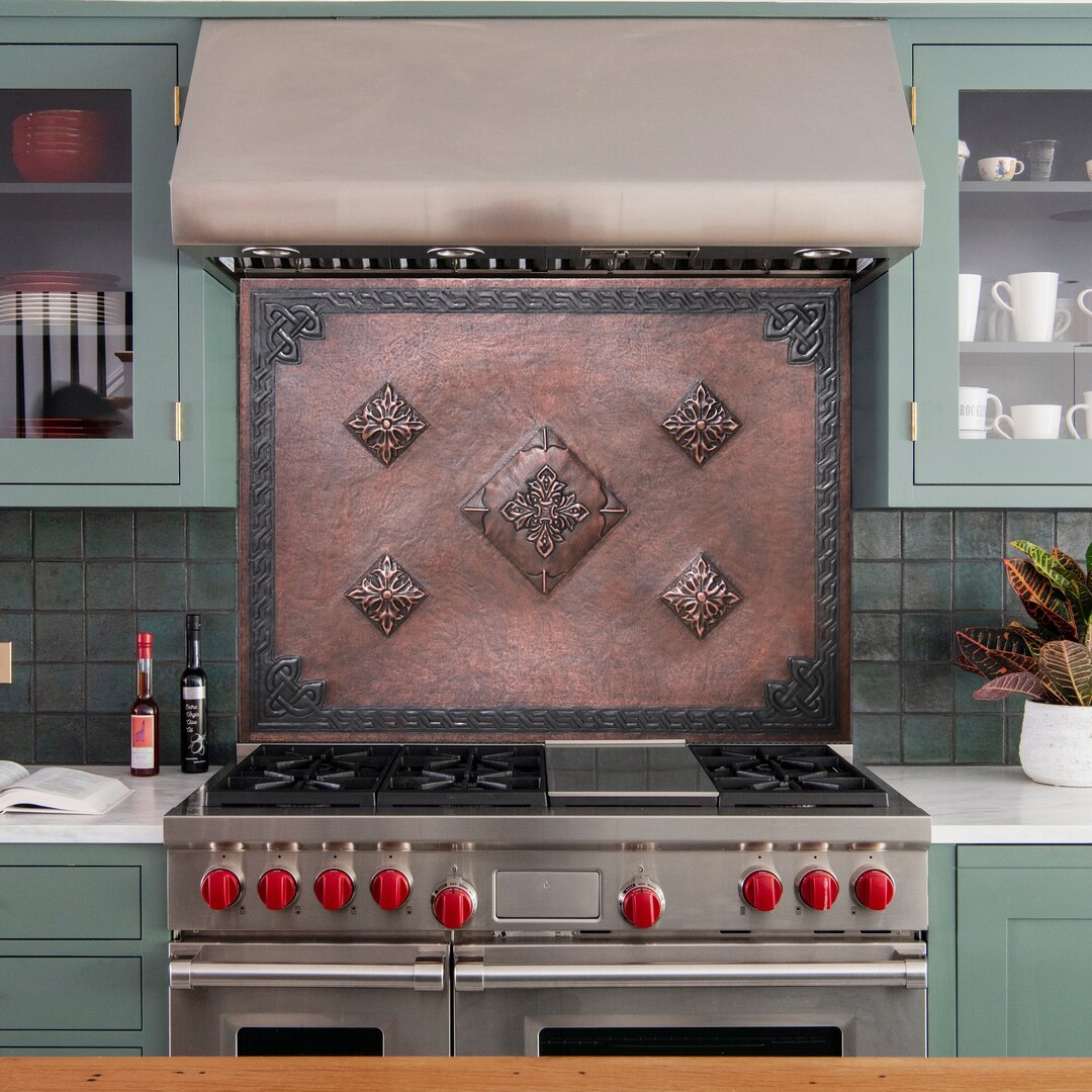 Victorian Style Kitchen Backsplash With Patterned Diamond Shapes and ...