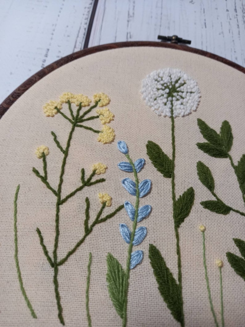 Garden Flowers Embroidery Pattern: DIY Floral Design (PDF) - Etsy