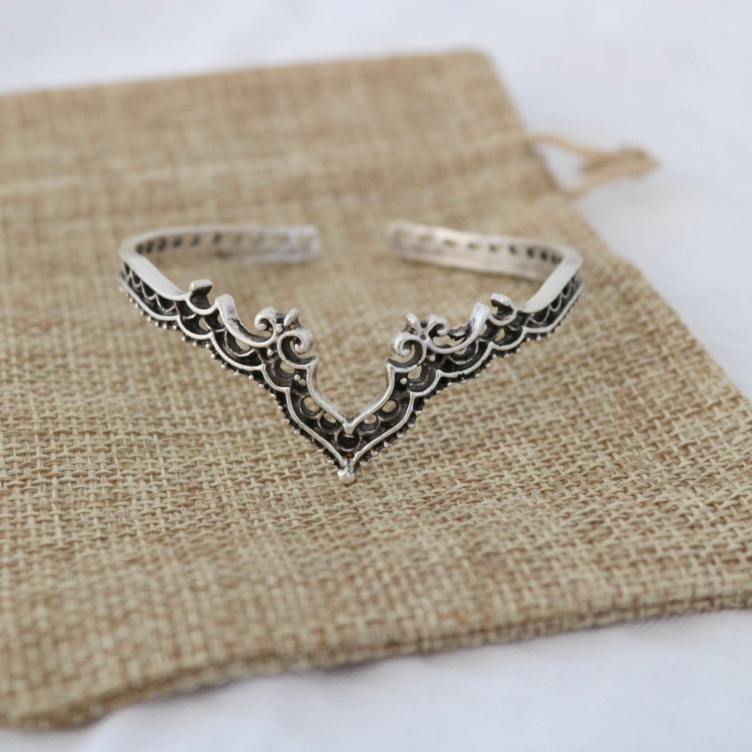 Boho Cuff Bracelet, Antique Silver Minimal Bracelet, Nice Stylish ...