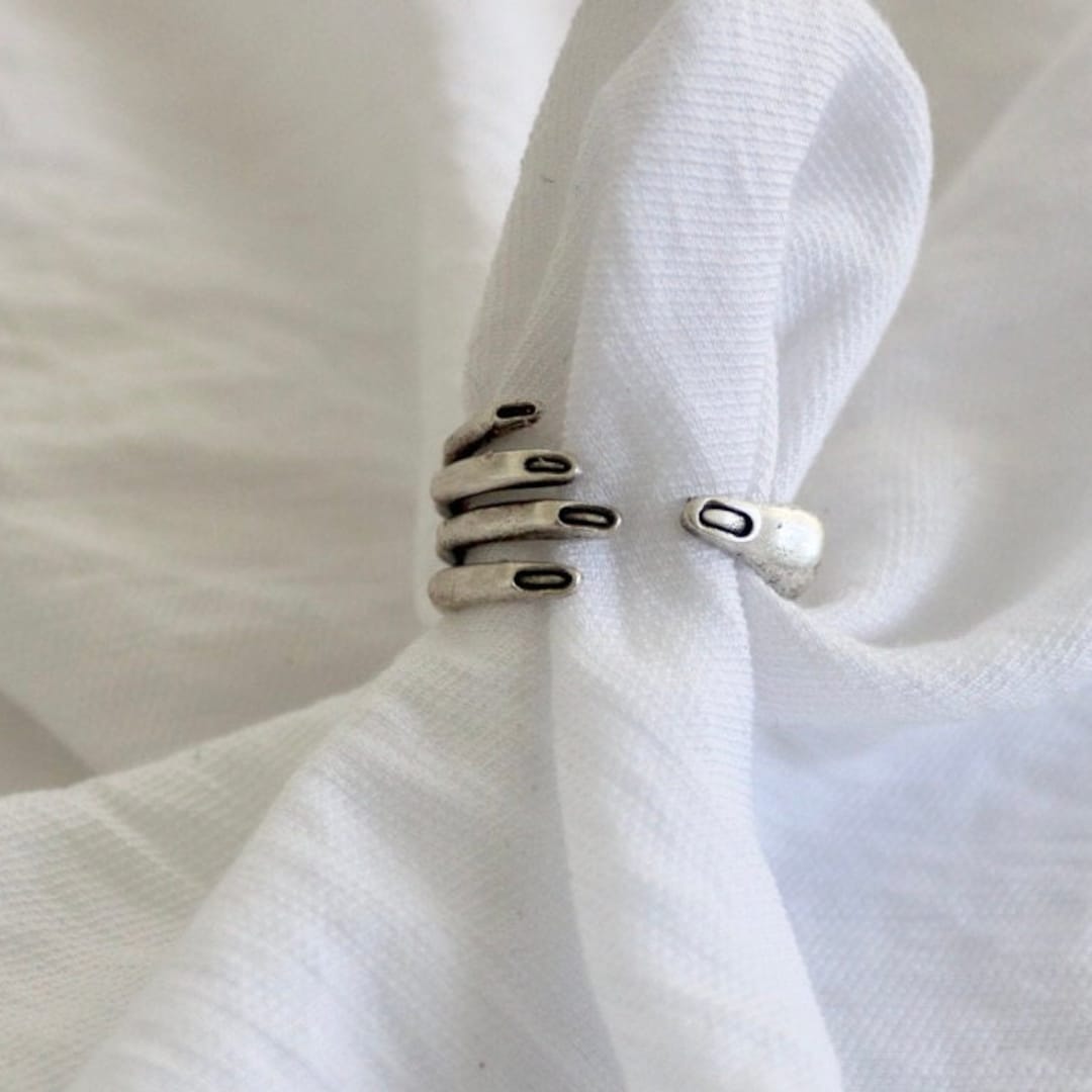 Gripping Hand Finger Ring, Antique Silver Bohemian Chunky Ring, Gothic ...