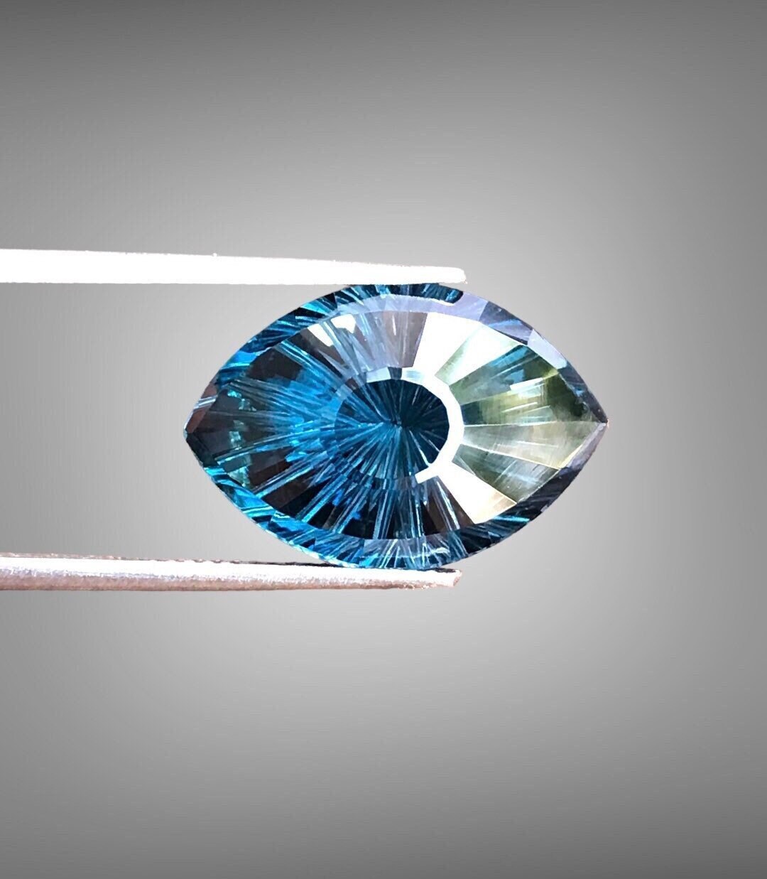 Natural London Blue Topaz, 18.5 MM Blue Topaz Eye Shape - 15.95 Carat ...