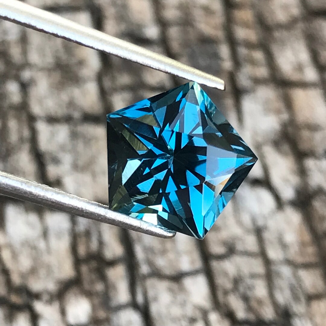 London Blue Topaz Pentagon Gemstone, Fancy Cut, 4.70 Carat - Etsy