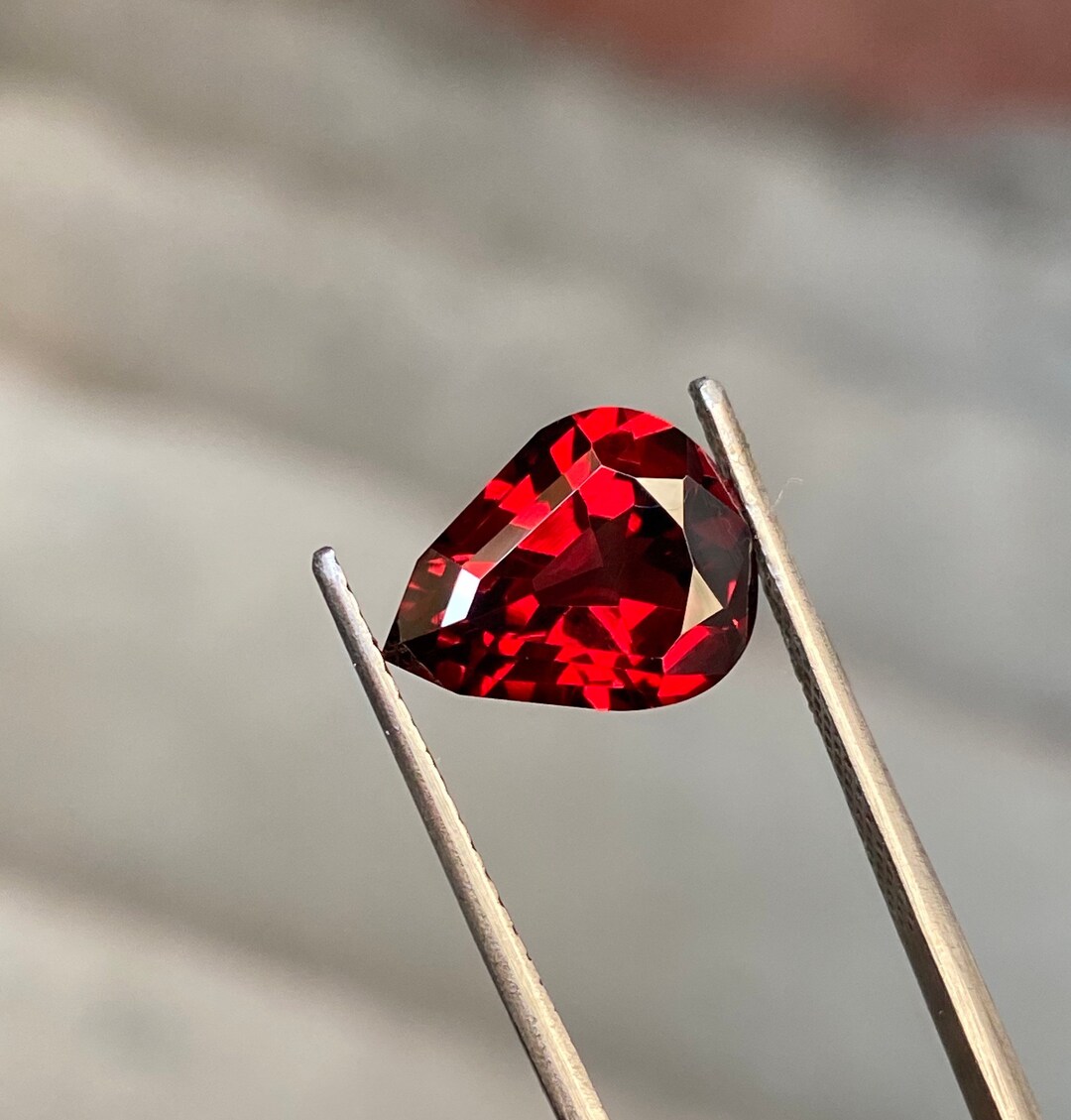 Natural Mozambique Garnet Precision Teardrop, 4.15 Carat Garnet Teardrop for Fine Jewellery, 11 ...