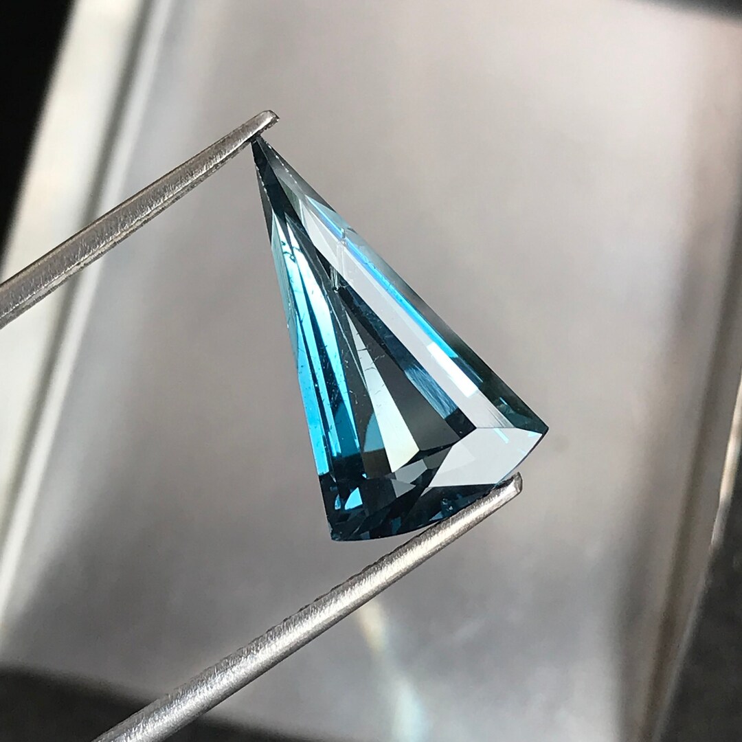 London Blue Topaz: 5.80 Carat Kite Cut Gemstone - Etsy