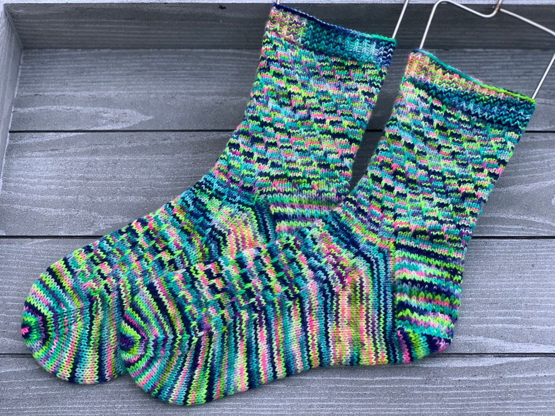 Twisted Staircase Socks-pattern - Etsy