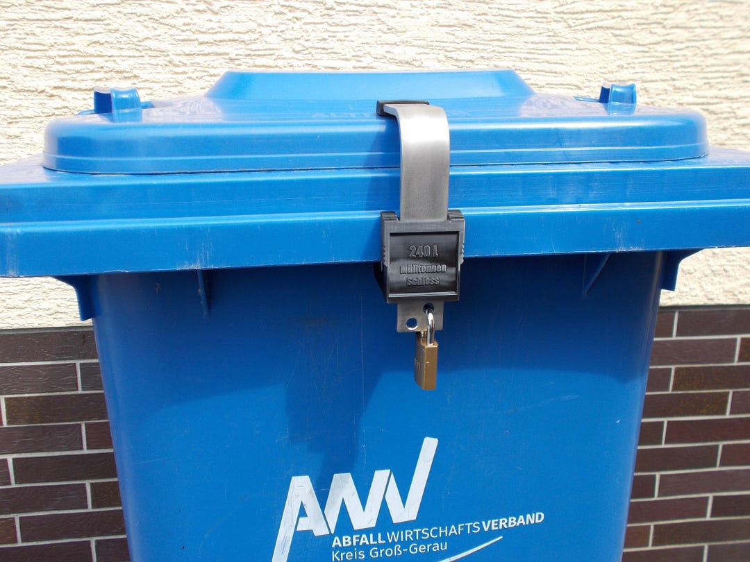 Garbage Can Lock With Stainless Steel Shackle for 240 L Garbage Cans ...