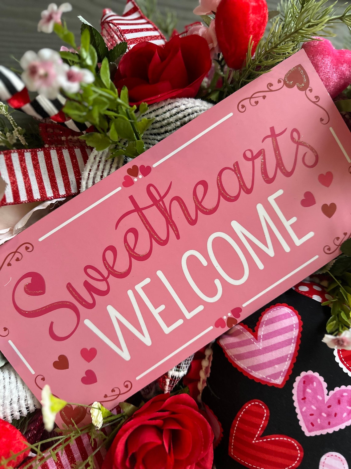 Valentine's Day Wreath: Handmade Heart, Welcome Sweethearts Sign. Vday ...