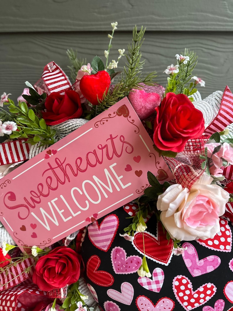 Valentine's Day Wreath: Handmade Heart, Welcome Sweethearts Sign. Vday ...