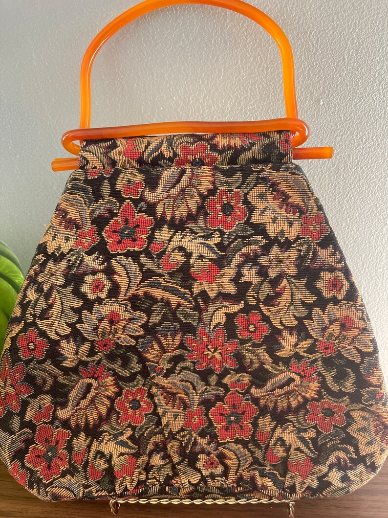 A Beautiful and Unique Vintage Tapestry Purse With a Lucite Handle ...