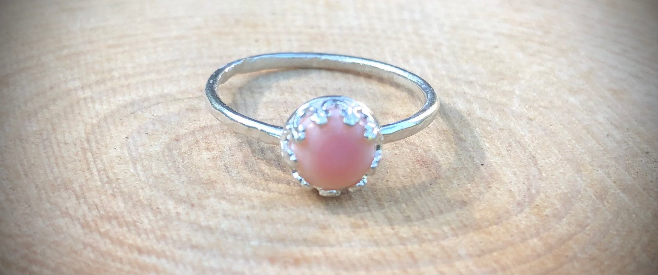 Queen Conch Crown Bezel Ring - Etsy