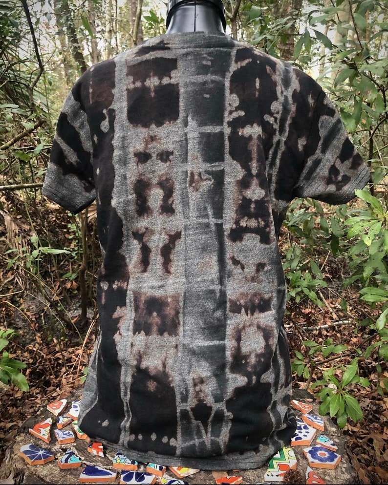 Reverse Tie Dye Mona Lisa Tee - Etsy