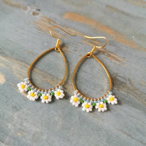 Daisy Beaded Earrings , Handmade Flower Earrings, Hand-beaded Earrings ...