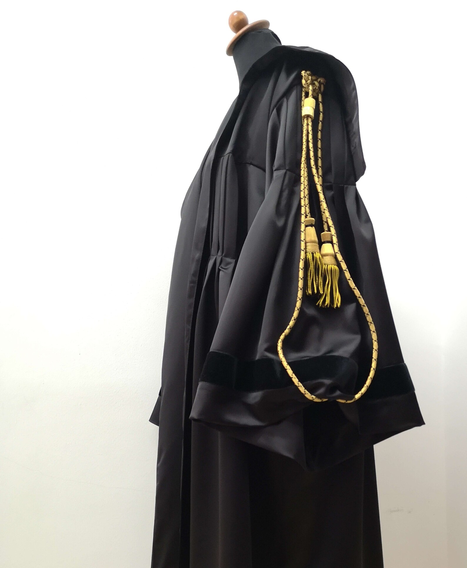 Toga Duchesse Comfort Plissè for lawyer/magistrate | Etsy