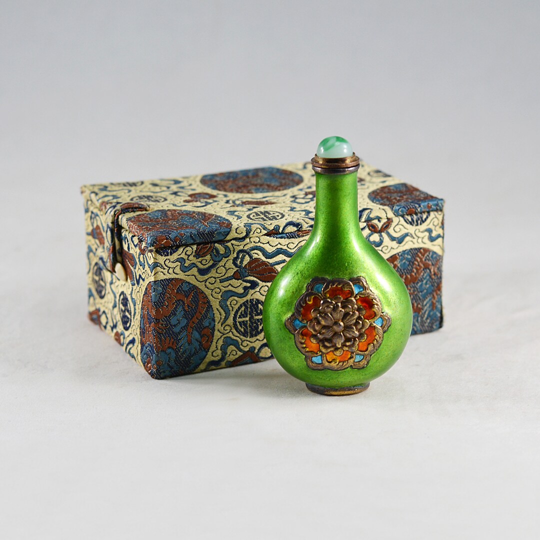 Vintage Chinese Enamel Copper Snuff Bottle With Jade Top / With a Box ...