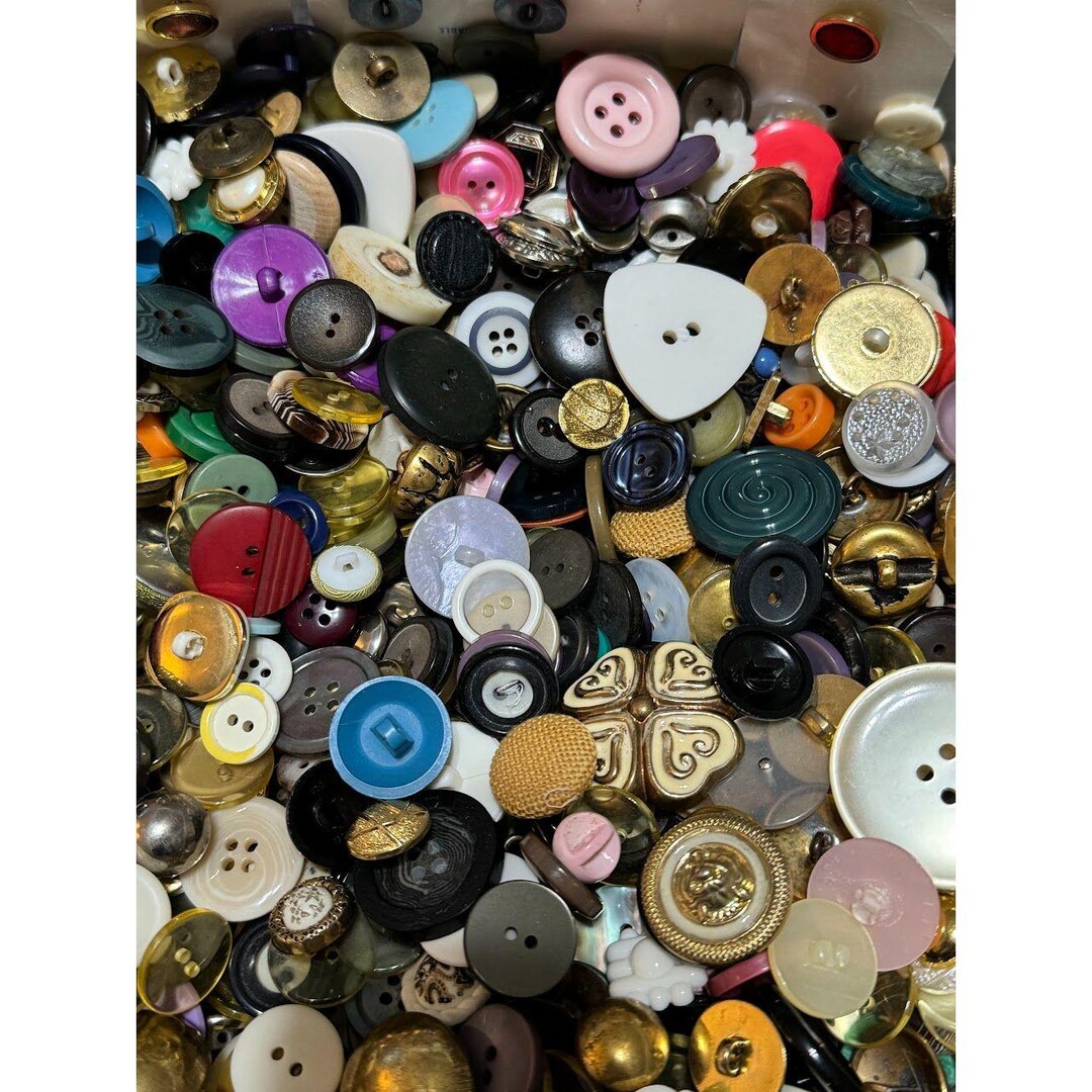 Vintage & Modern Assorted Unique Buttons 4lb 14oz Crafting Sewing ...