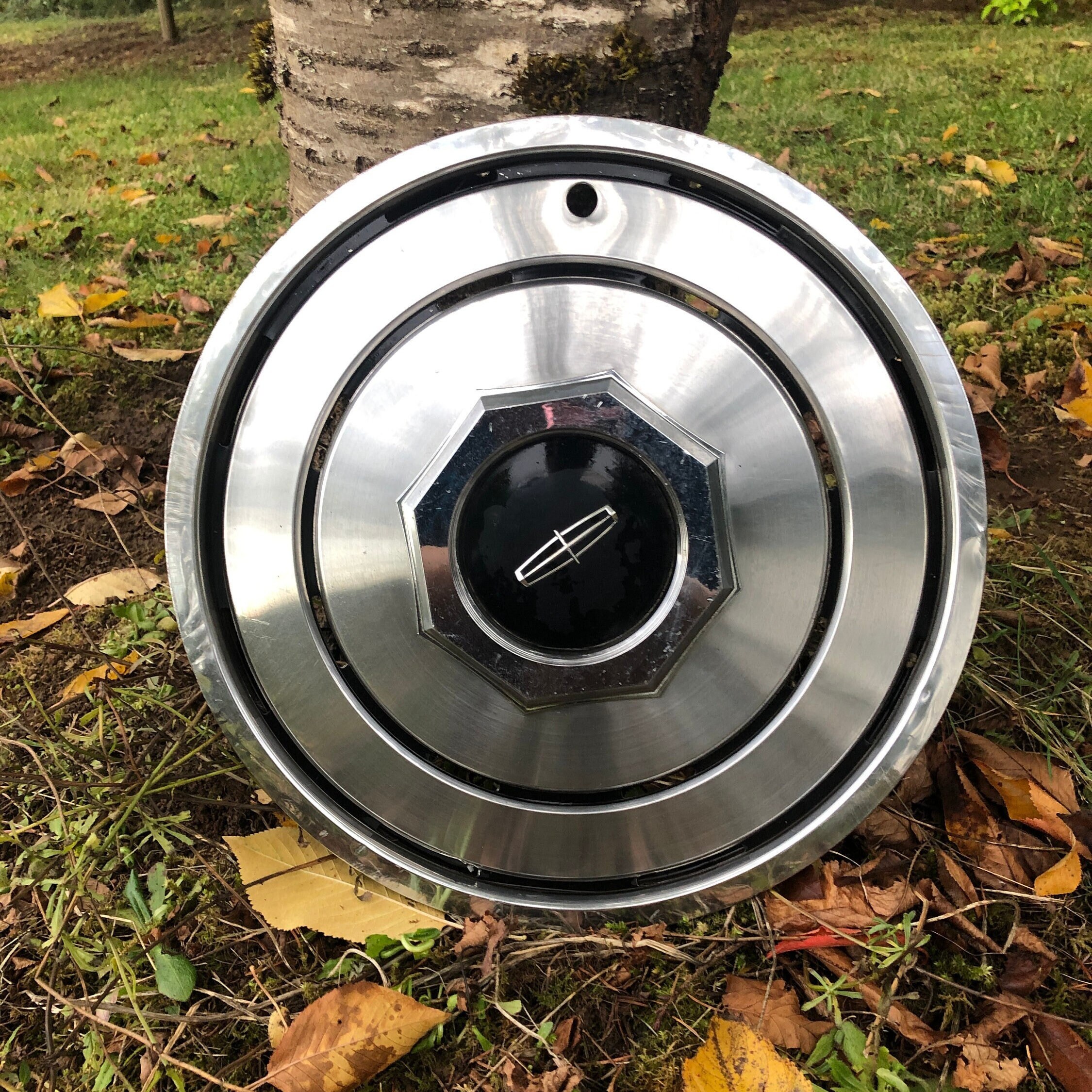 Vintage 1980's Lincoln Town Car Hubcap - Etsy