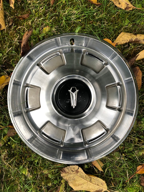 Mopar Chrysler Hubcap