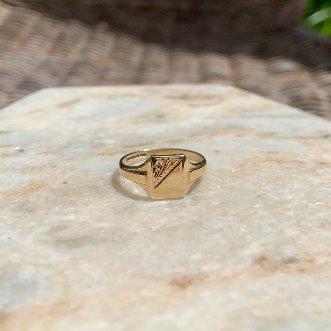 1979 Vintage Solid 9K Yellow Gold Rectangular Signet Ring, Size 5 / Blank Signet / No Monogram ...