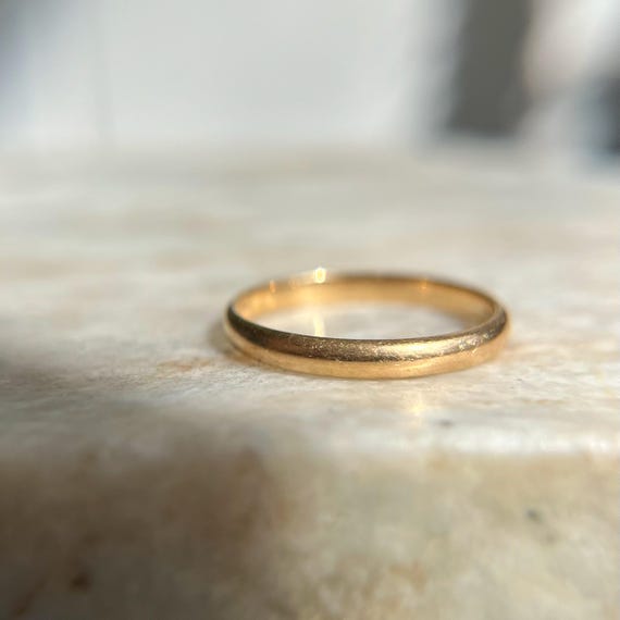 Glowing 22K Solid Yellow Gold Wedding Ring, Size 5.75… - Gem
