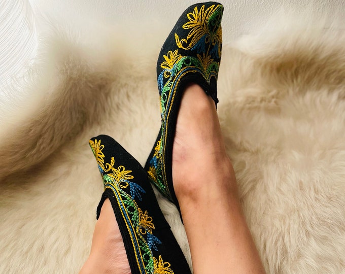 Ethnic Balkan Home Slippers. Wool Felt Home Shoes. Comfortable and ...