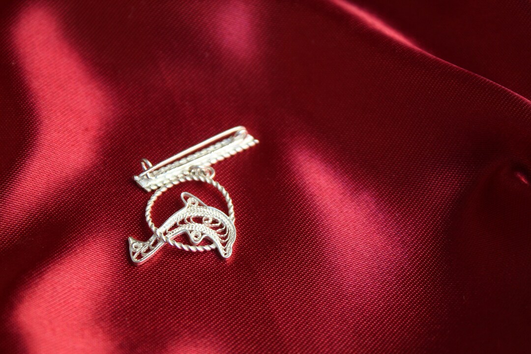 Handcrafted Silver Filigree Dolphin Pin Jewelry, Brooches - Etsy Hong Kong