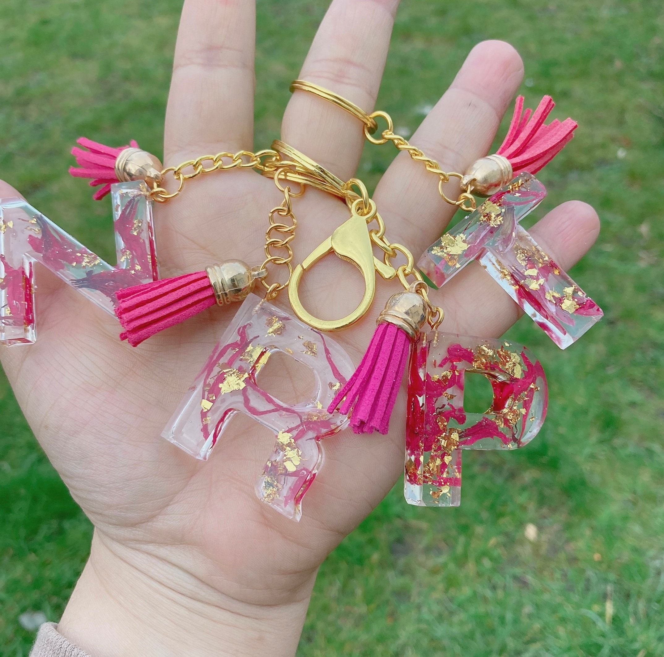 PERSONALISED KEY CHIN letter name keychain real flower resin | Etsy