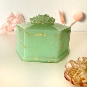Resin Trinket W/ Dried Flowers / Trinket Box With Lid, 3D Flower ...