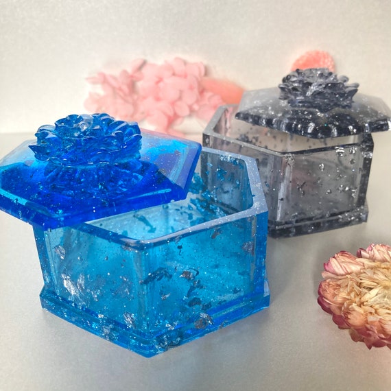 RESIN Trinket Box With Lid / Flower on Lid / Silver Flakes / - Etsy