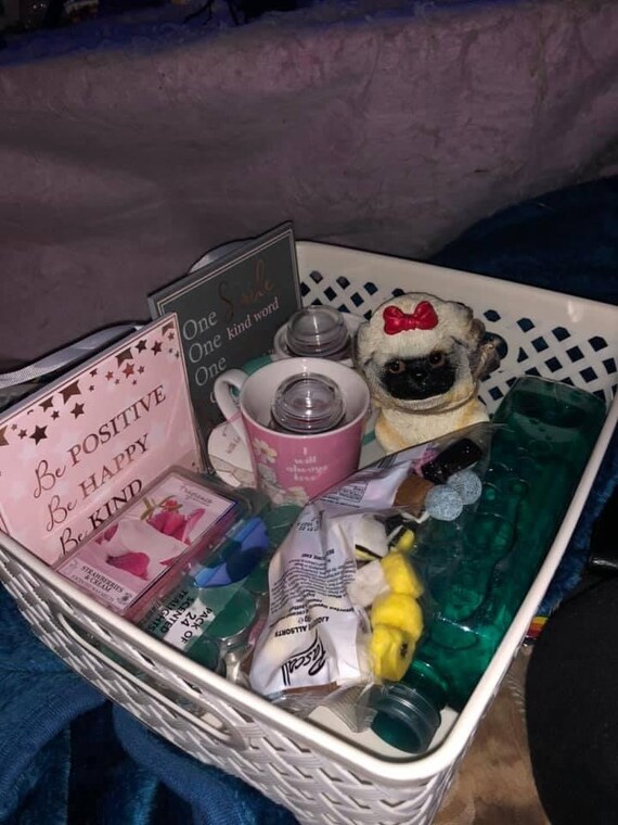 Medium Female Hamper | Etsy