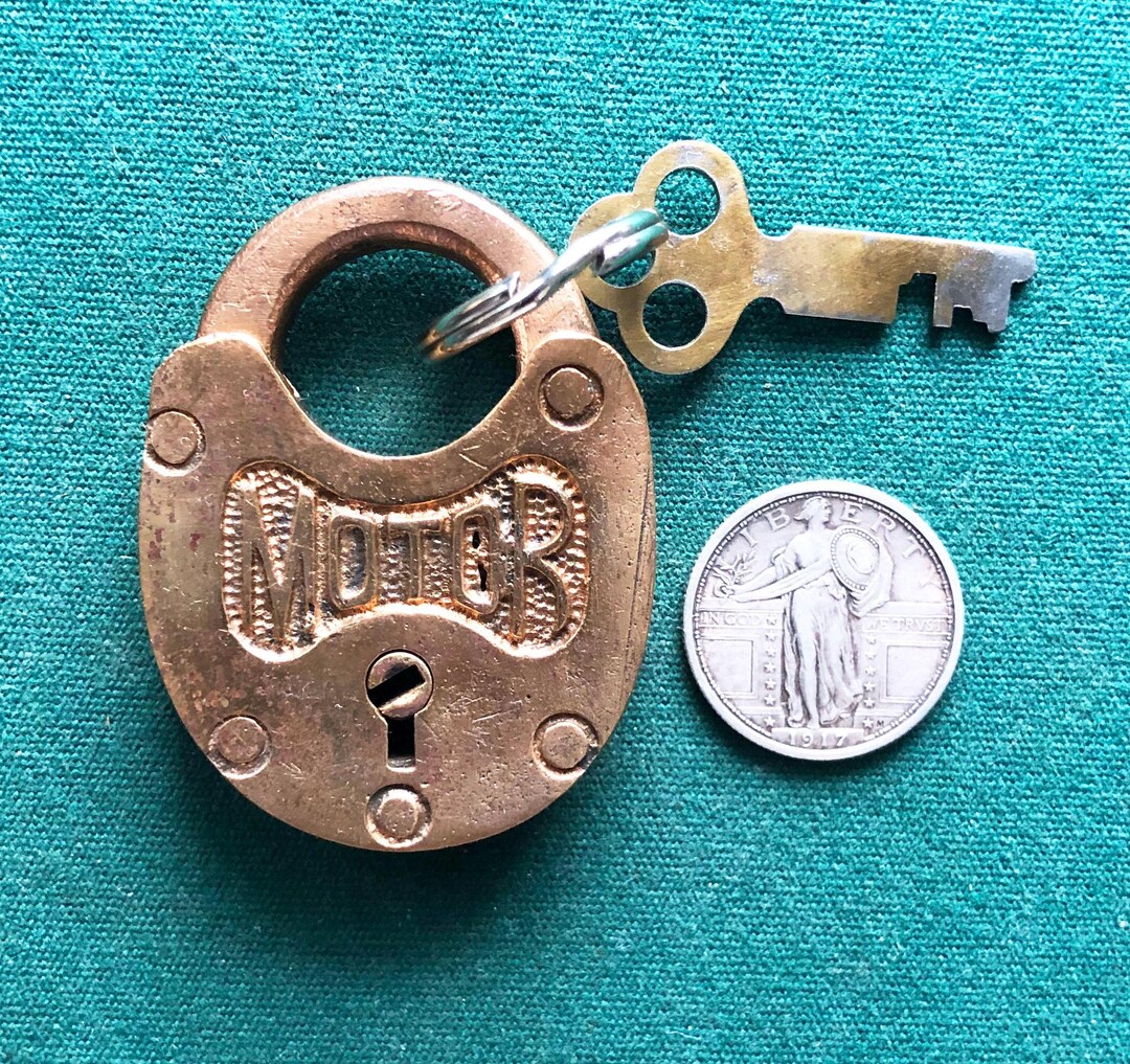 Small Antique Bronze MOTOR CAR ACCESSORY Padlock + 1 Operable Key ...