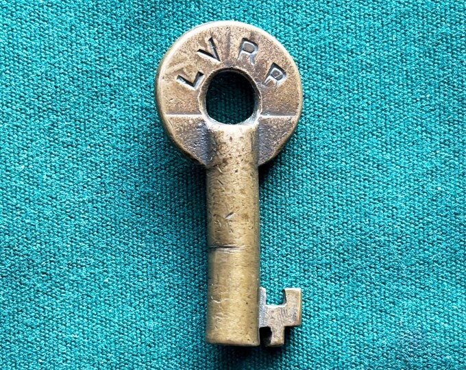 Lehigh Valley Railroad ( LVRR ) Brass Barrel "c" Switch Key – FRAIM - Etsy