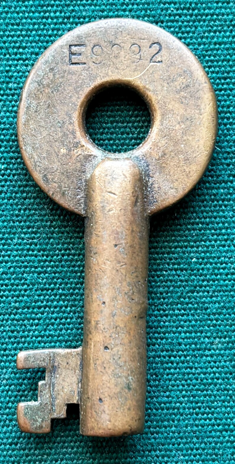 Philadelphia and Reading Railroad ( P&R ) Brass Barrel Key - Etsy