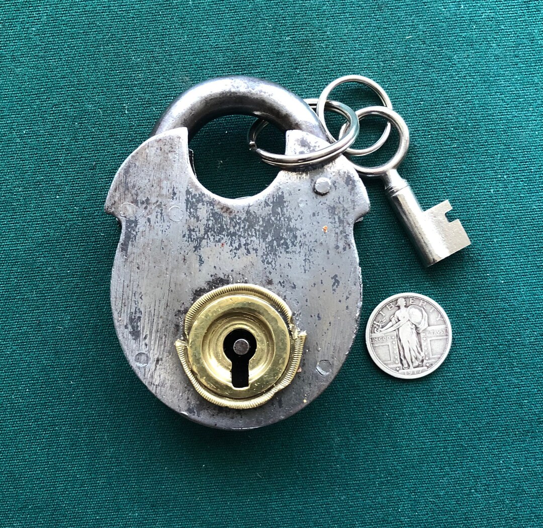 Antique Metal SMOKEHOUSE Padlock + 1 Operable Steel Barrel Key – Late ...