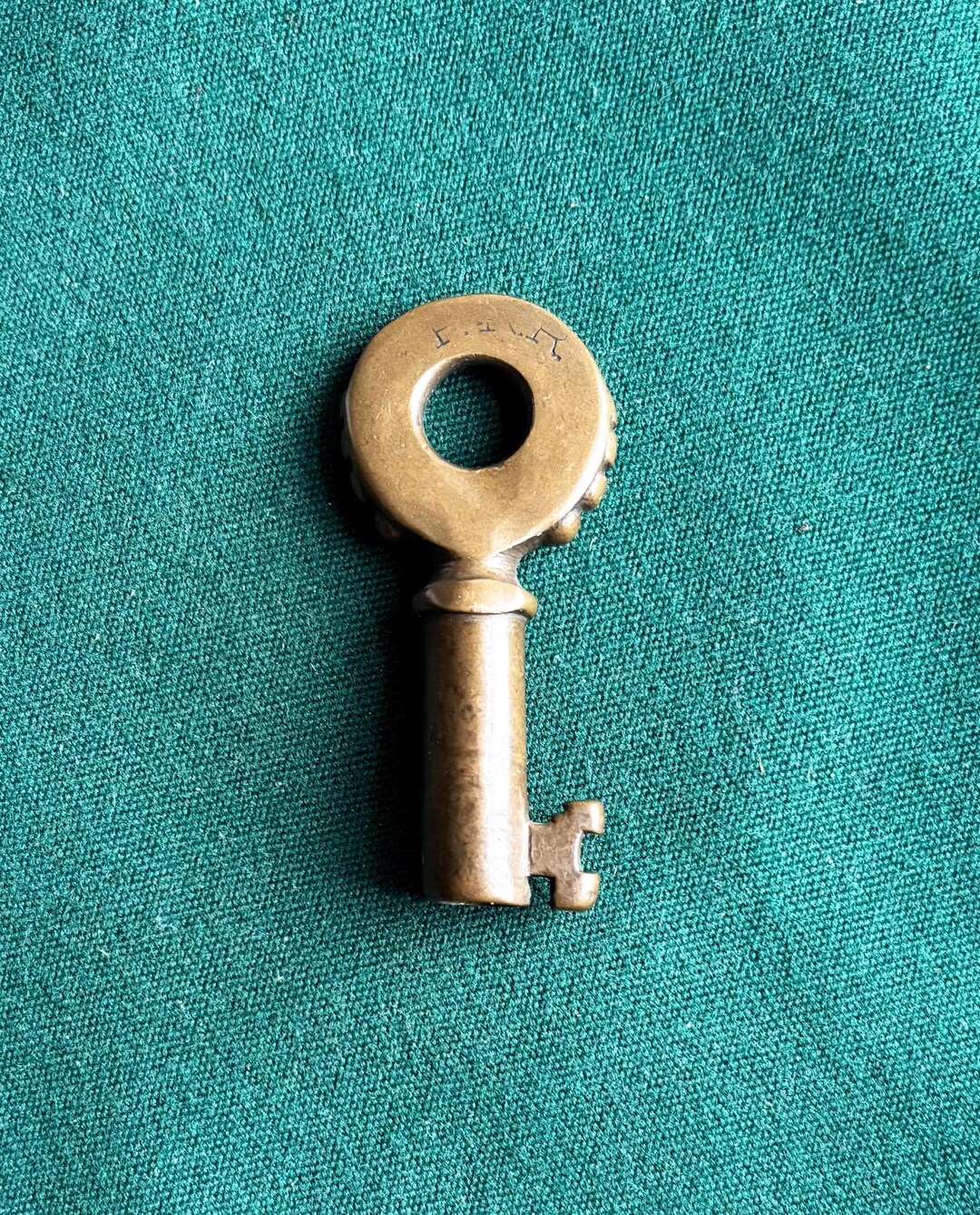 Pennsylvania Railroad ( PPR ) Knobby Brass Barrel "t" Key – FRAIM - Etsy