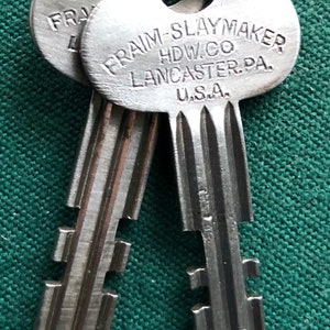 Vintage Steel Poorman's SLAYMAKER Padlock + 2 Fraim-slaymaker Operative ...