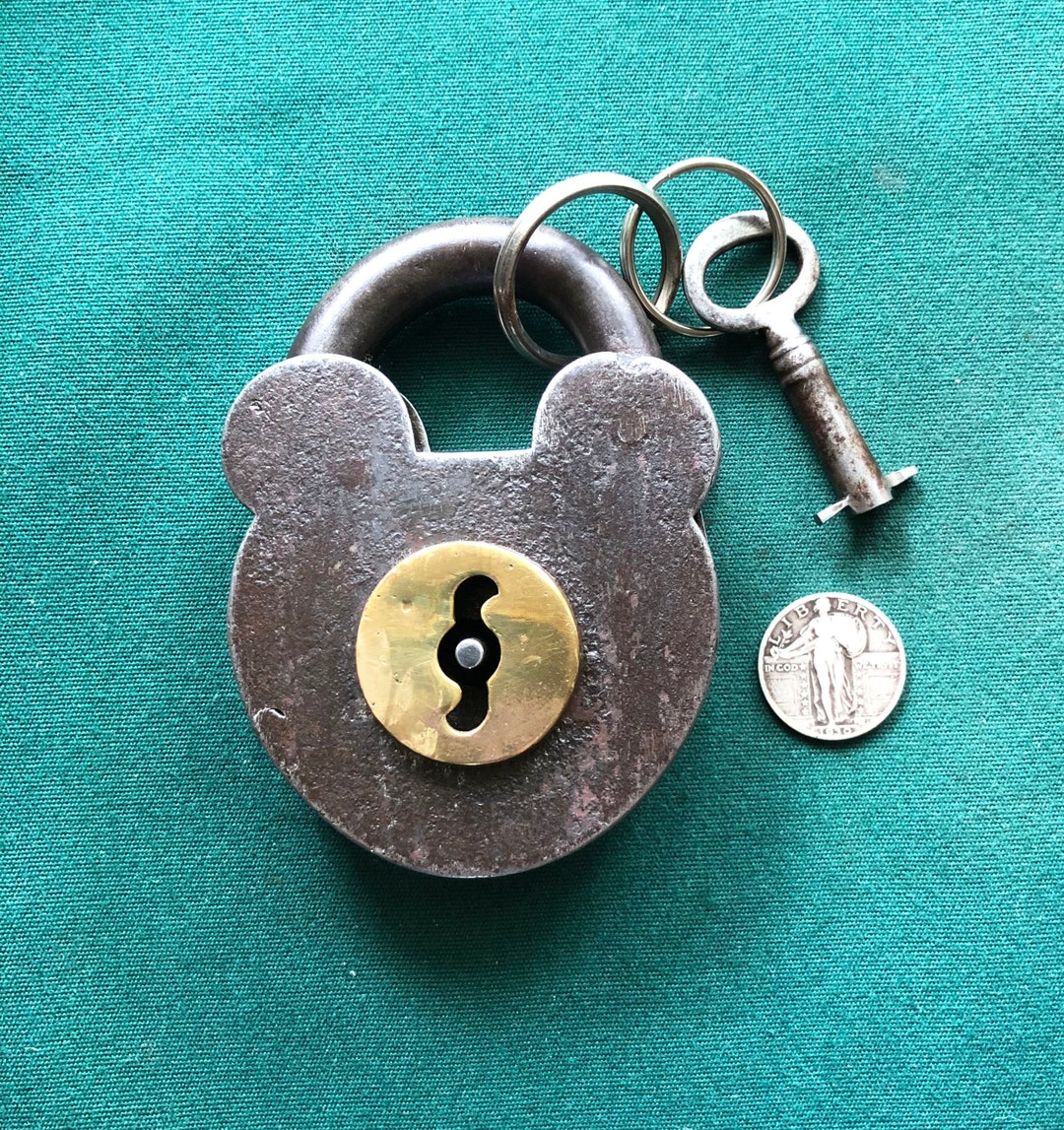 Antique LARGE Metal SMOKEHOUSE Padlock + 1 Operable Steel Double-bitted ...