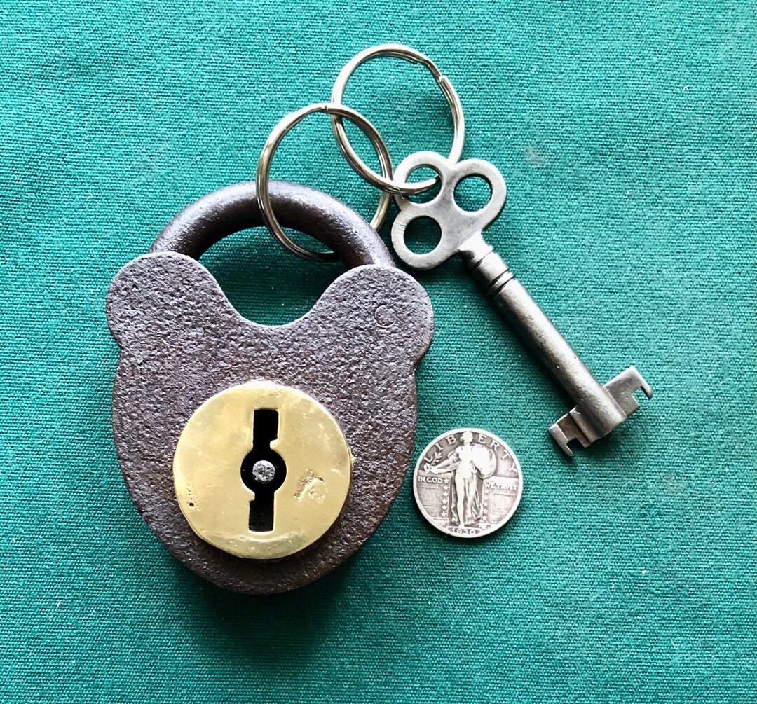 Antique Metal SMOKEHOUSE Padlock + 1 Operable Steel Double-bitted Key ...