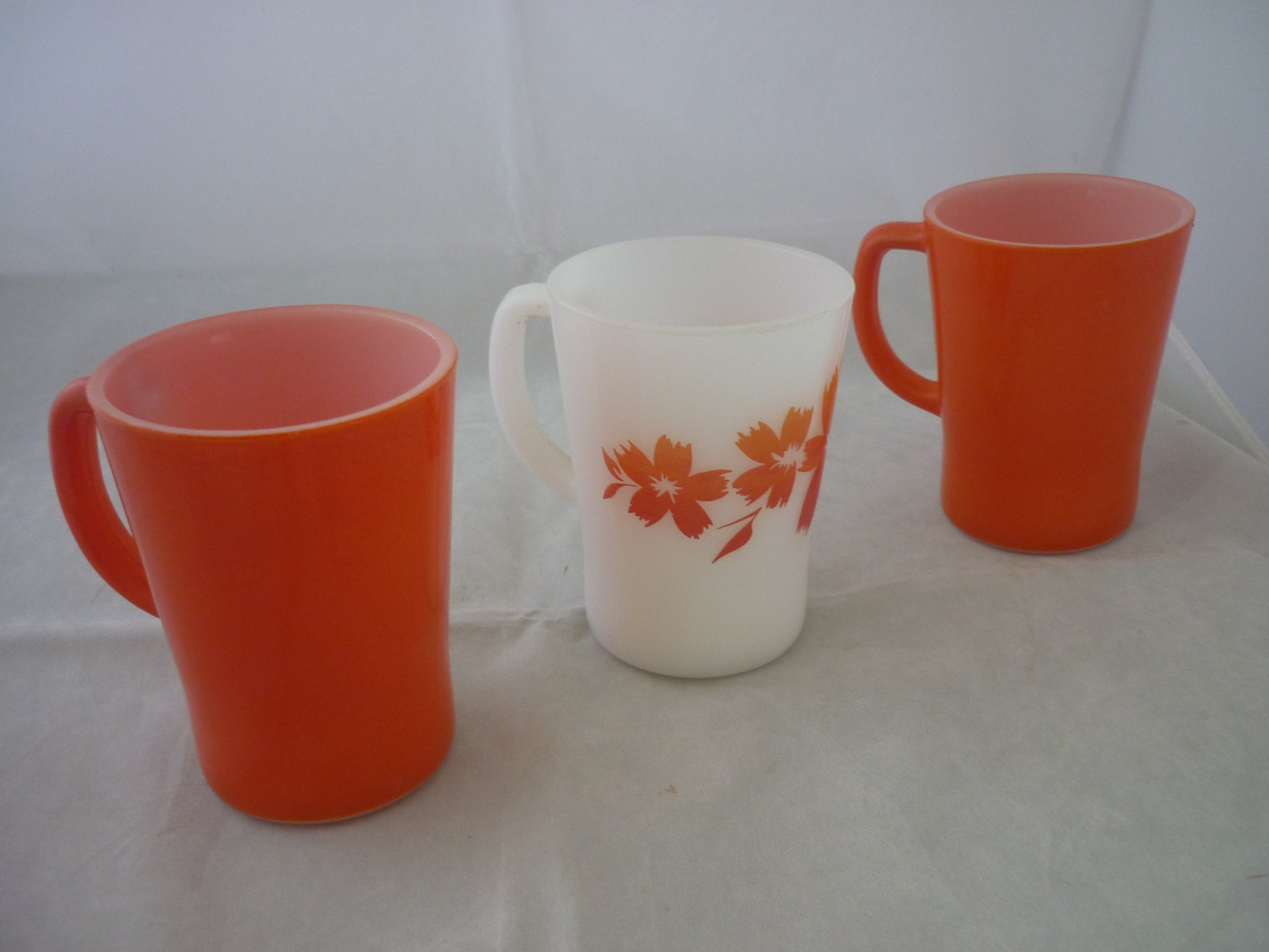 Three Fabulous Orange Crown Agee Pyrex Australia Cape Tulip Solid ...