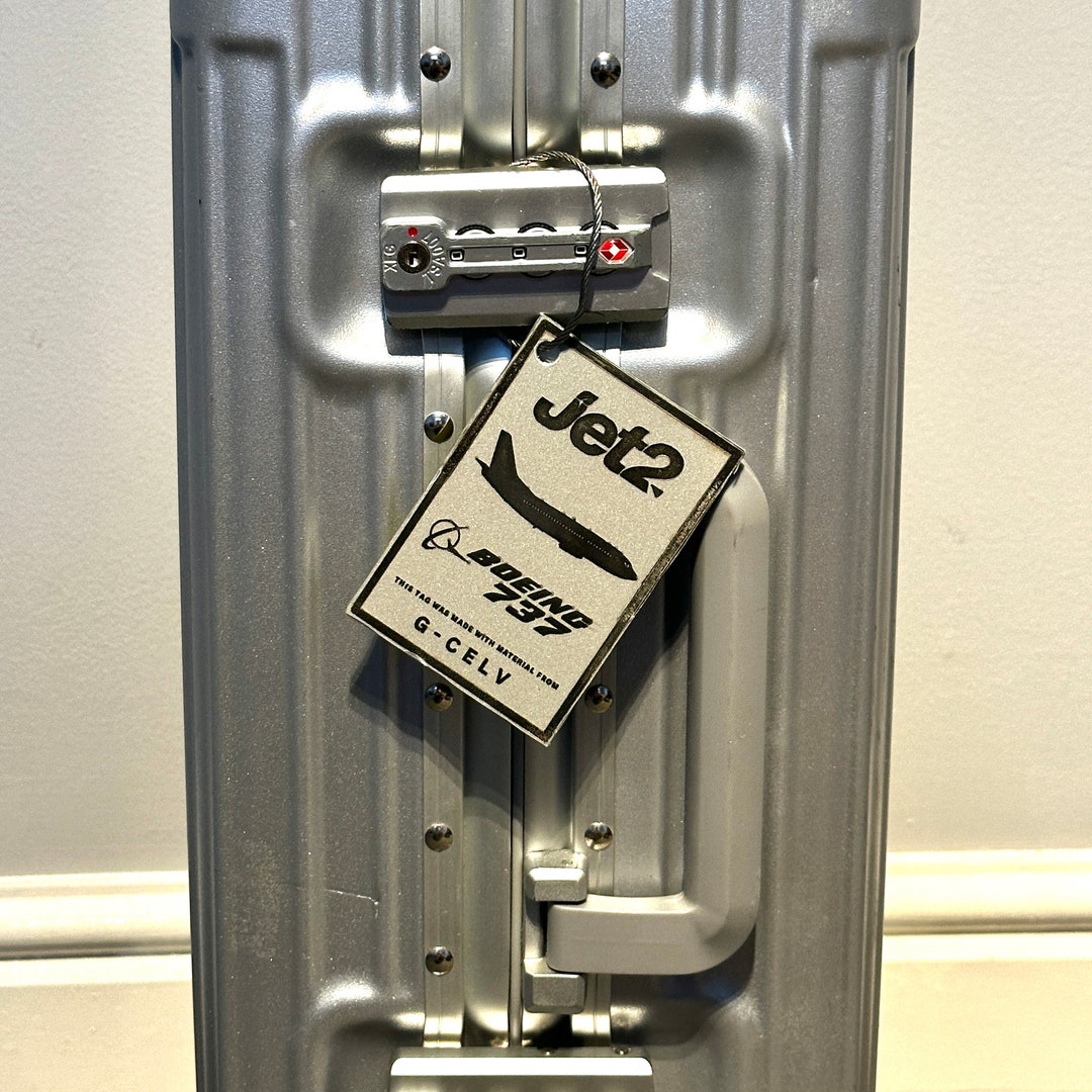 Jet2 Boeing 737 G-CELV Fuselage Cut Luggage Tag Keychain Keyring Plaque ...