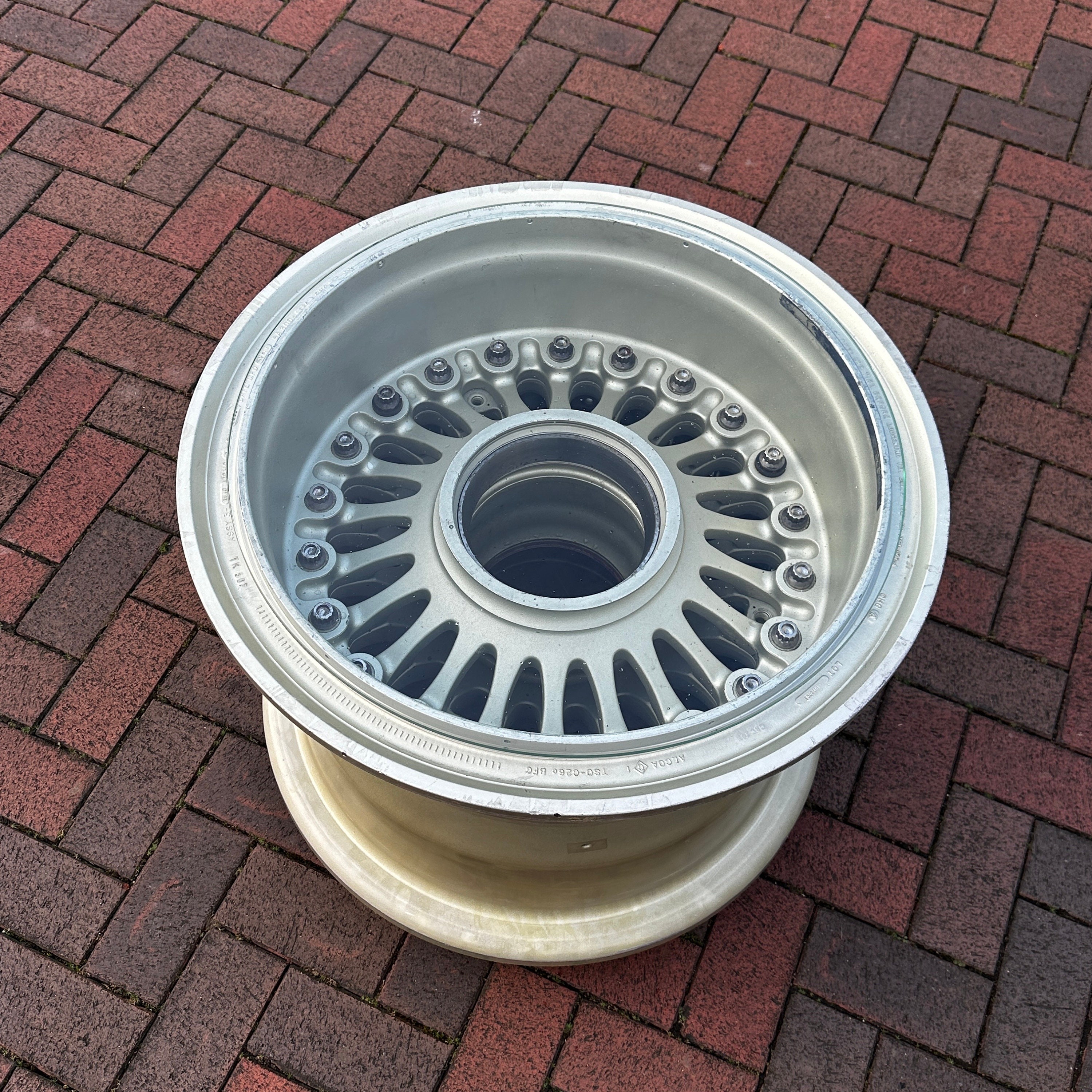 Boeing 737 NG Main Wheel Coffee Table With Bearings Upcycled Airbus ...