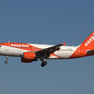 Easyjet Airways G-EZAB Airbus A319 A320 Wingtip Home Bar Airline Plane ...