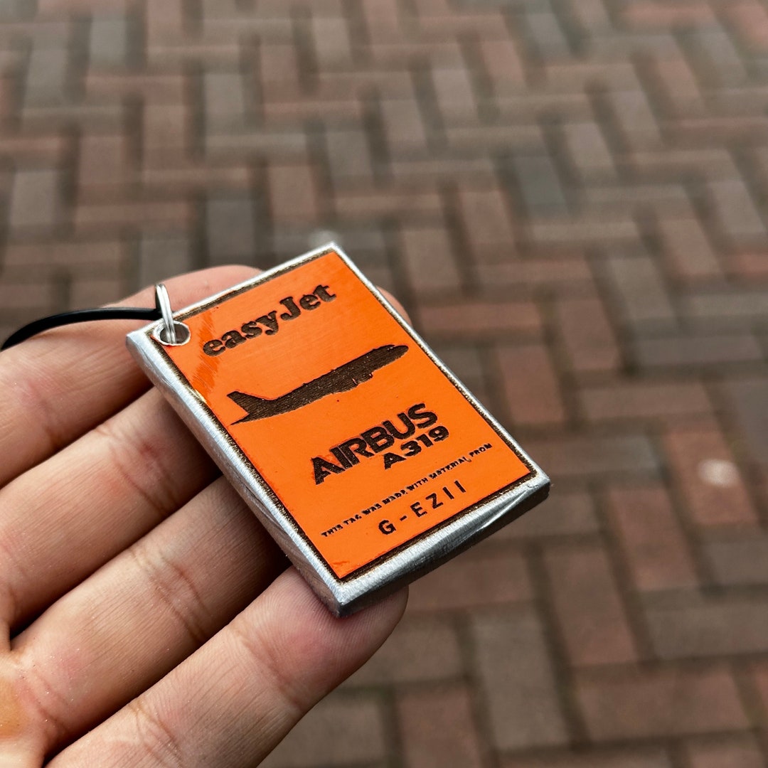 Easyjet Airbus A319 G-EZII Fuselage Cut Luggage Tag Keychain Keyring ...