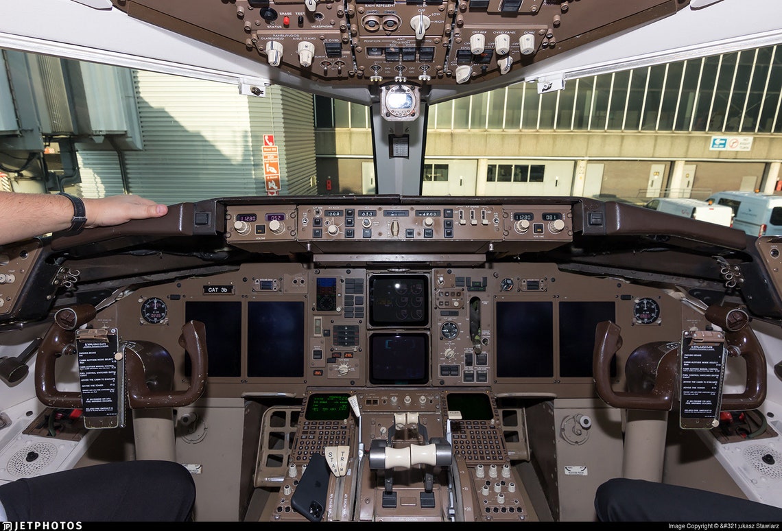 Jet2 G-LSAA Boeing 757 Captain Control Yoke Mounted Oak Wood Airline ...