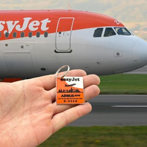 Easyjet Airbus A319 G-EZAG Fuselage Cut Luggage Tag Keychain Keyring ...